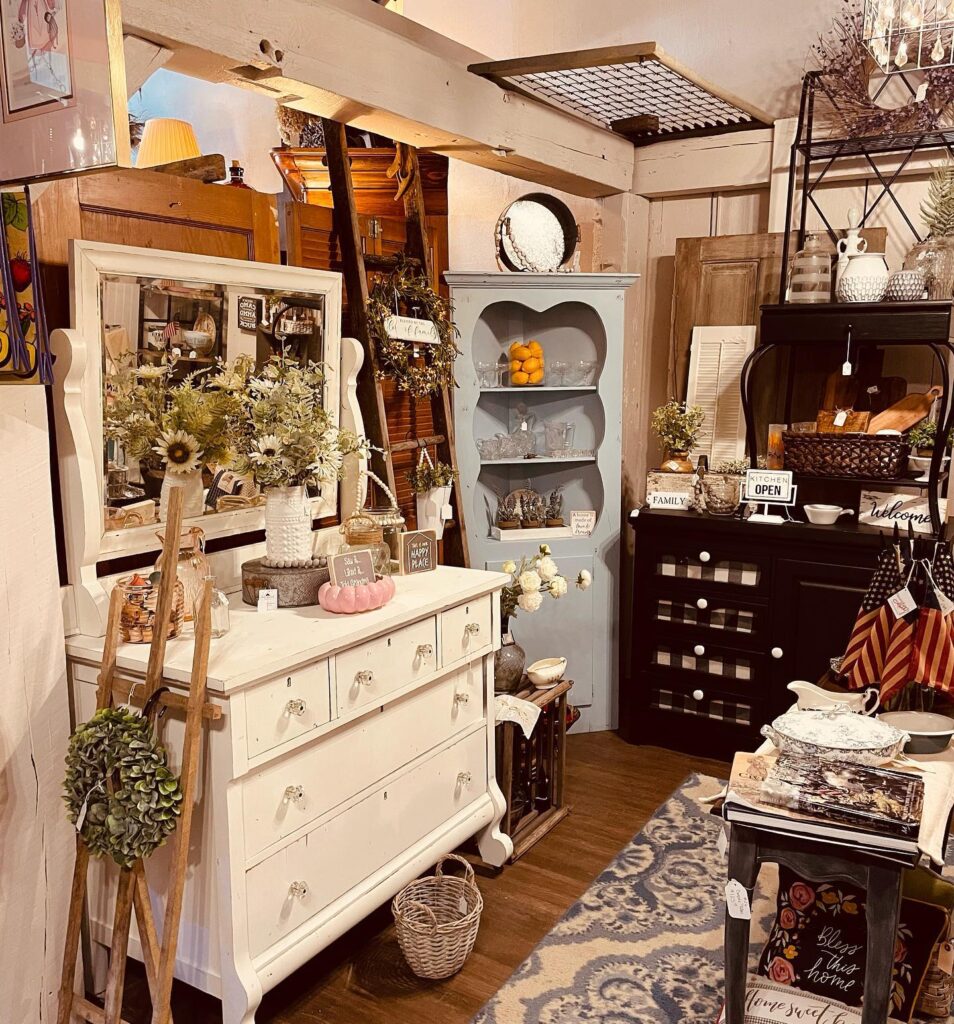 The Mercantile Antiques – One of a Kind Pieces and Vintage Treasures